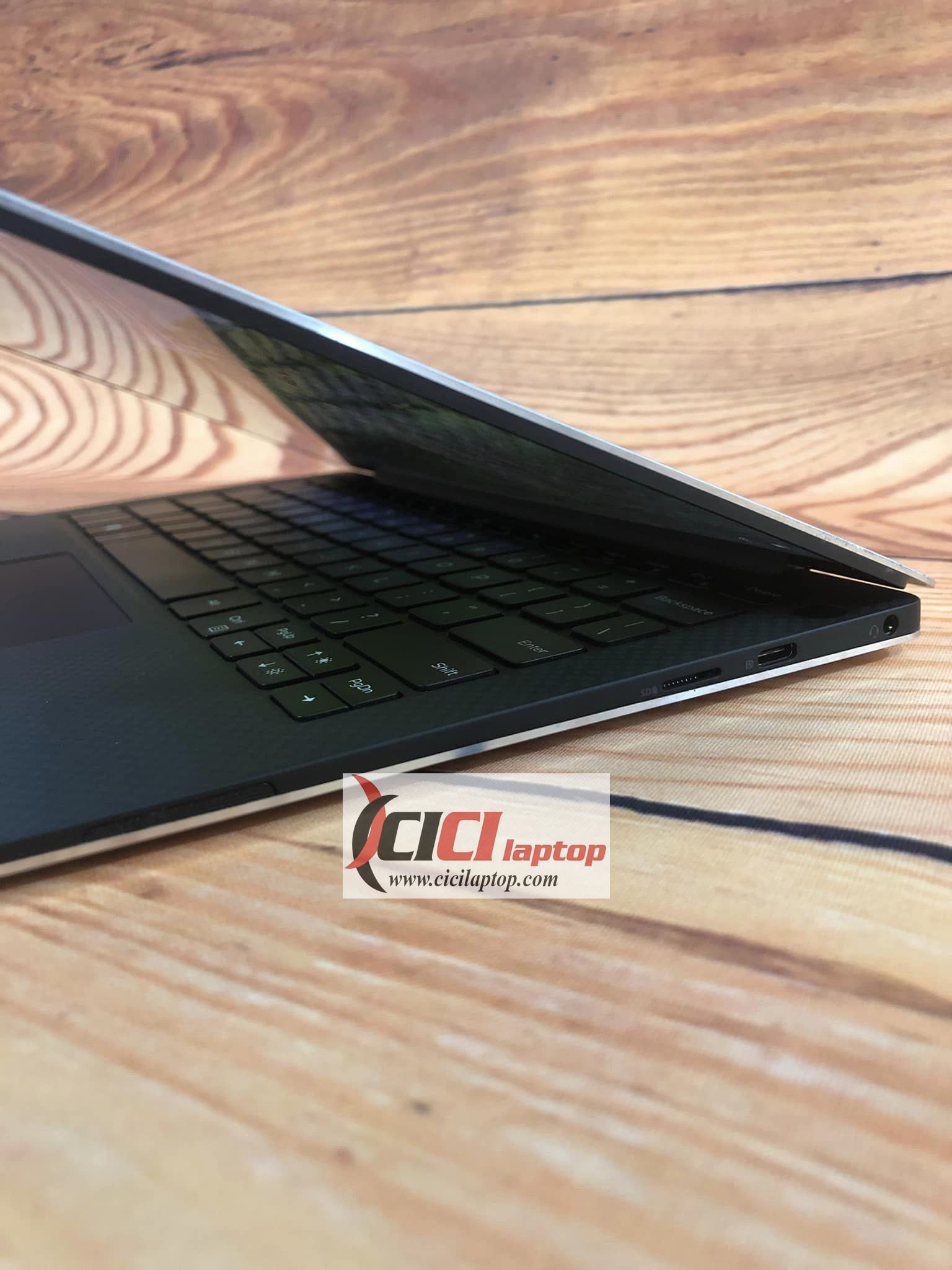 Giá bán Dell XPS 13 9380 I5 8265U 8Gb 13.3 UHD 4K Touch